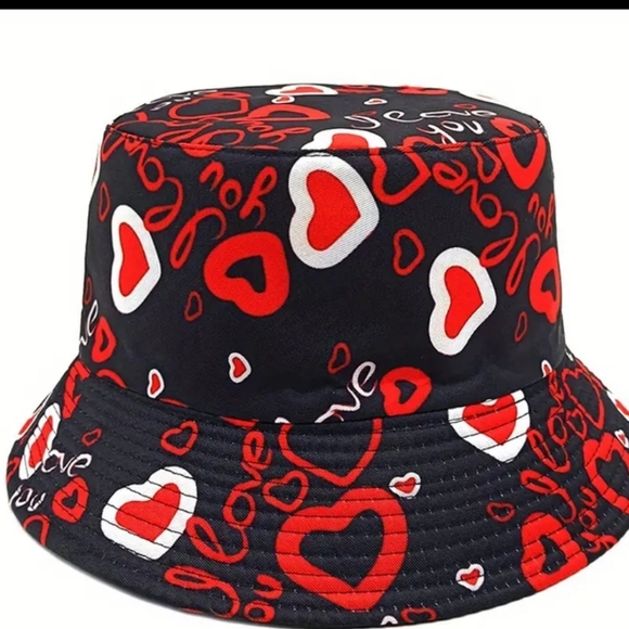 Fashion Hats | Accessories | Nwt Heart Pattern Reversible Bucket Hat ...